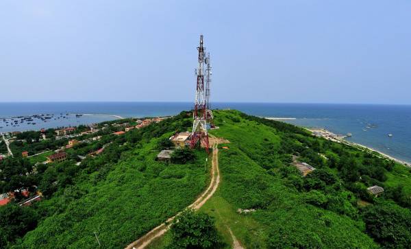 The "waterless island" Bach Long Vi, land of abalone in the Gulf of Tonkin