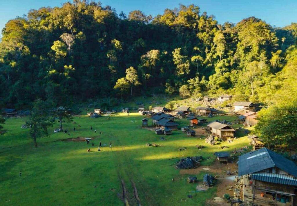 Hang Tau, the peaceful off-the-map steppe village in Moc Chau