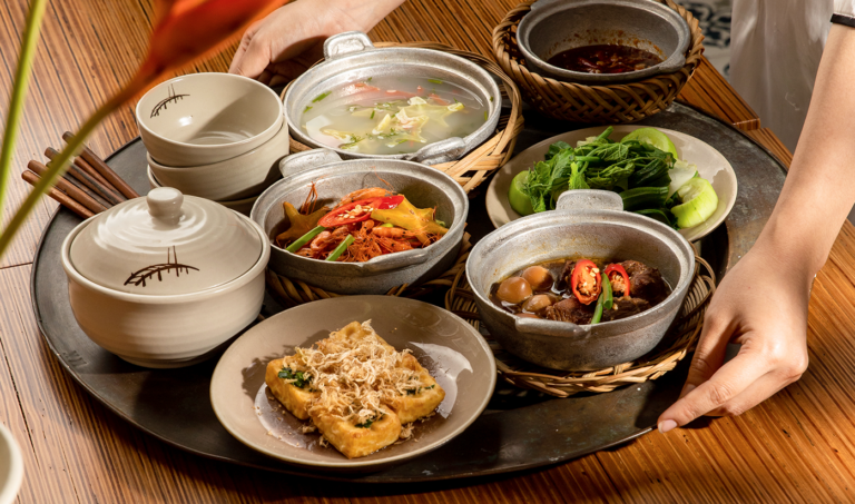 Cau Go Vietnamese Cuisine: A Culinary Journey Through Tradition and ...